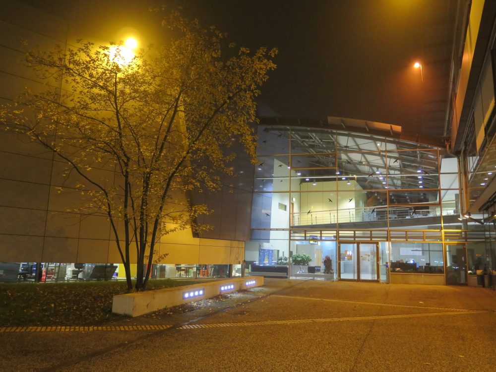 TRIBS: Two orbits in one synchrotron - a nightly workshop at BESSY II ...